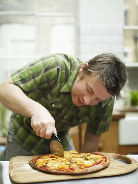 Jamie Oliver kráječ na pizzu