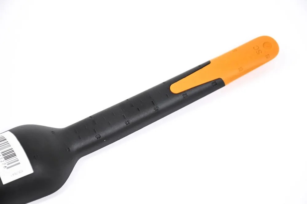 Lopatka sázecí Fiskars Solid™ 1057641