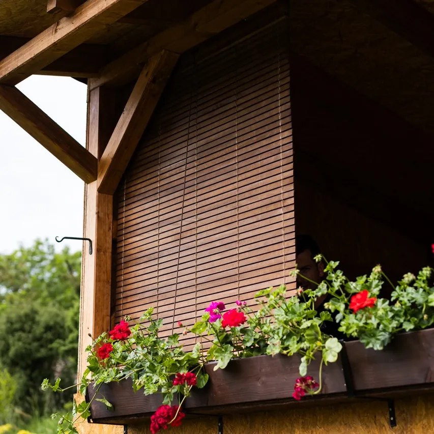 Vingo Dřevěná roleta na pergolu - hnědá, 2. jakost Šířka rolety: 100 cm, Rozvin rolety: 220 cm