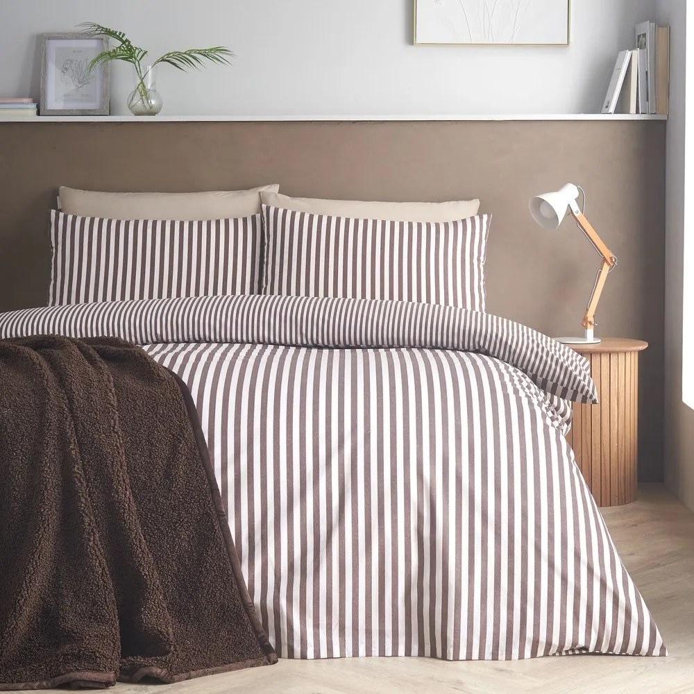 Tmavě hnědé povlečení na dvoulůžko 200x200 cm Epping Textured Stripe – Catherine Lansfield
