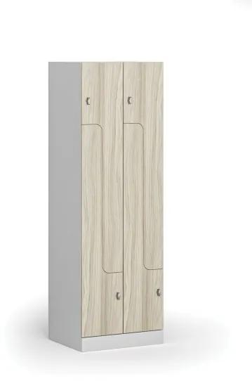 Kovová šatní skříňka Z, 4 oddíly, 1850 x 600 x 500 mm, otočný zámek, laminované dveře, dub přírodní