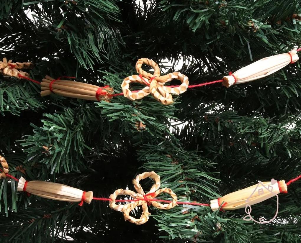 Slaměný řetěz na vánoční stromeček