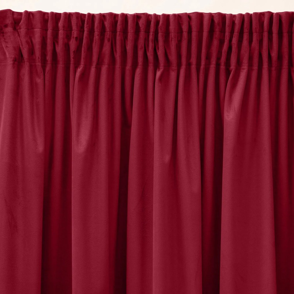 ZATEMŇOVACÍ ZÁVĚS NA PÁSCE PIERRE CARDIN SIBEL 140 X 270 CM BORDOVÁ