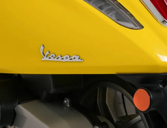 Elektrický skútr Vespa ROMA žlutý