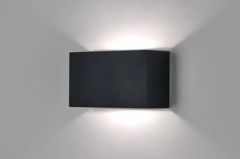 Nástěnné designové černé svítidlo Modern Straight Black