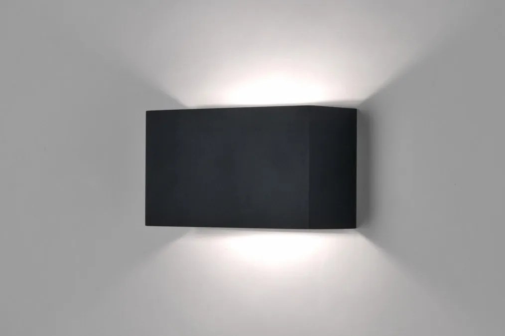Nástěnné designové černé svítidlo do chodby Modern Straight Black