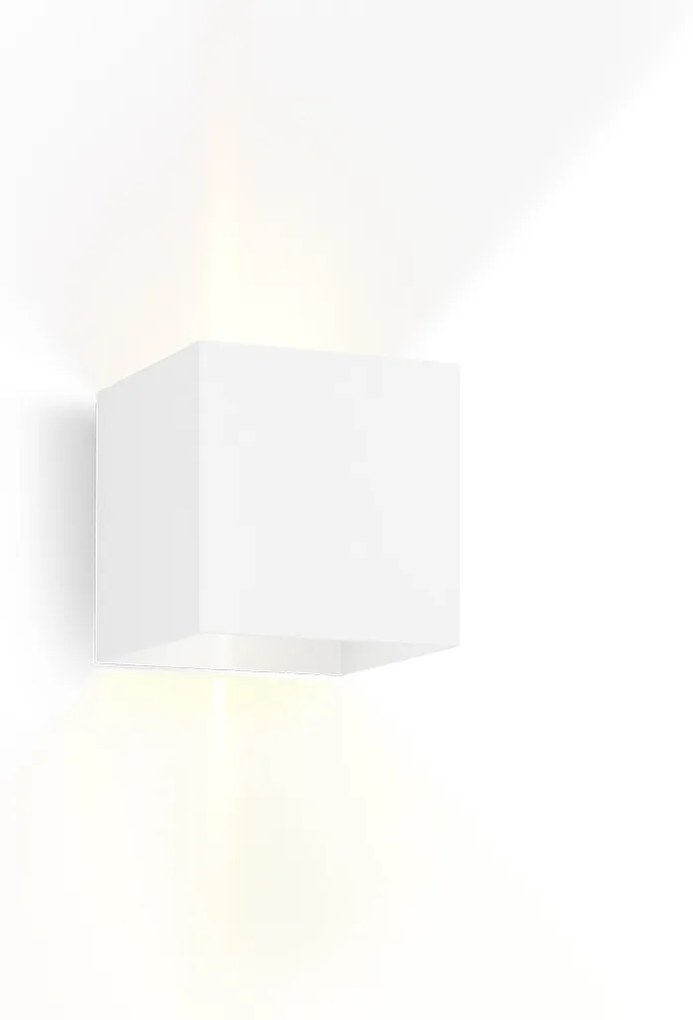 Nástěnné svítidlo ve tvaru krychle Box Wall 2.0  Nástěnné svítidlo ve tvaru krychle Box Wall 2.0 Barva: Bílá, Teplota chromatičnosti: 2700 Kelvinů