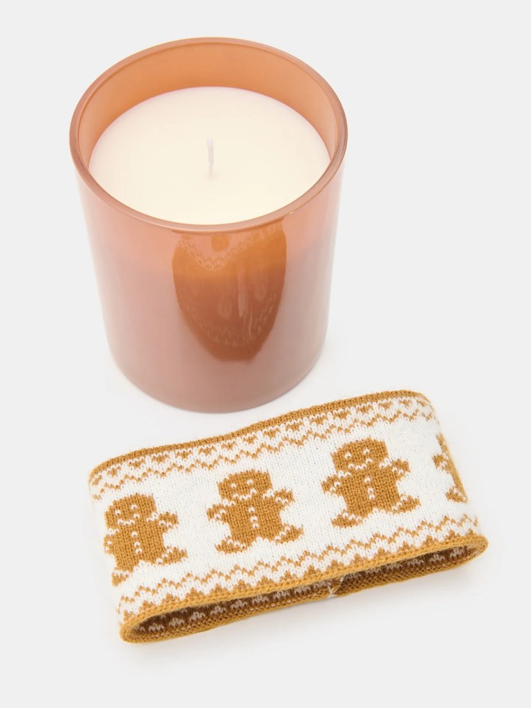 Sinsay - Vánoční vonná svíčka s návlekem se zázvorkovými panáčky Gingerbread Cookies - béžová