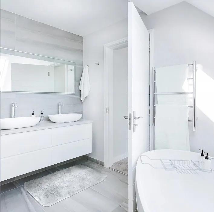 Tutumi Plyšový koberec do koupelny 50 x 70 cm - Kovově šedý | BIANO