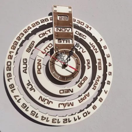 Dřevěný kalendář, nástěnné hodiny s laserovým gravírováním I SENTOP PR0161 HODINY PREGLEJKA SK