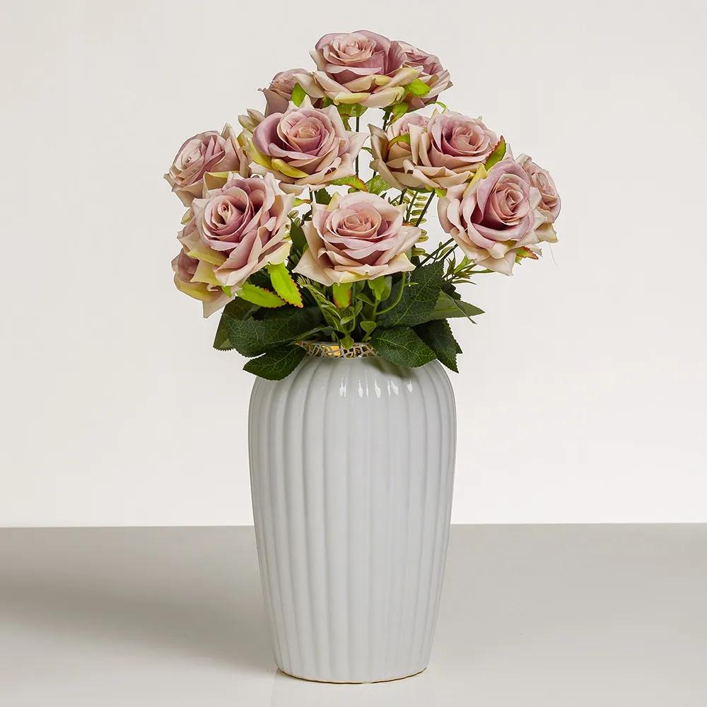 Růže x12 ve fialové barvě. Aranžovaná kytice MELÁNIE.