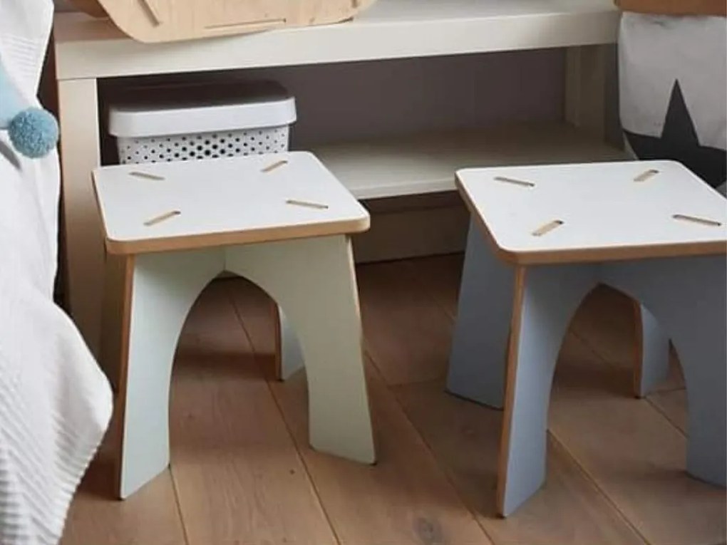 Myminihome Dětský stůl RONDO + stolička bez opěrátka Zvolte barvu: Nelakovaná, Zvolte variantu: Se dvěma židlemi