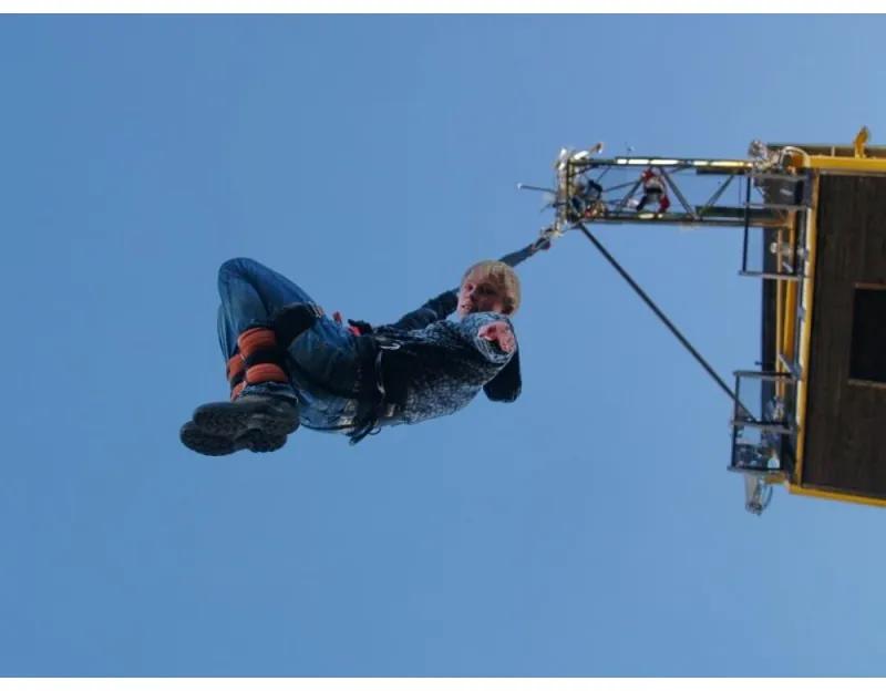 Bungee jumping z televizní věže POČET OSOB: 1, SPECIFIKACE: Seskok z televizní věže