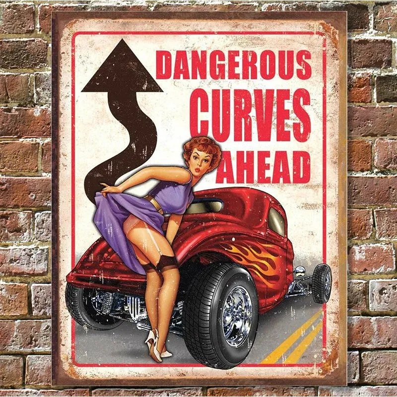 Plechová cedule Dangerous Curves 40 cm x 32 cm