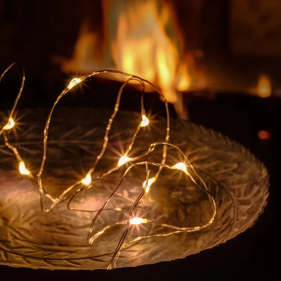 LED světýlka na baterie, kapičky, 5 m, teple bílá, 50 diod, drátek, IP20 interiér, 3 × AA