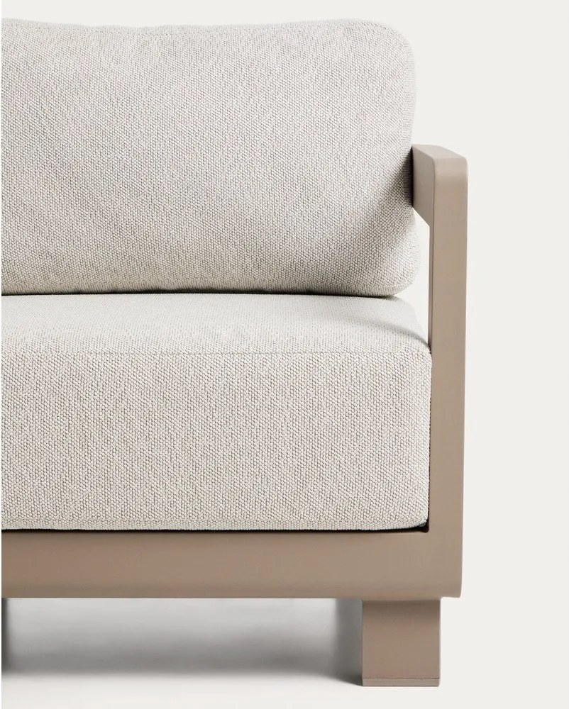 Krémové/taupe polstrované zahradní křeslo Nerano – Kave Home