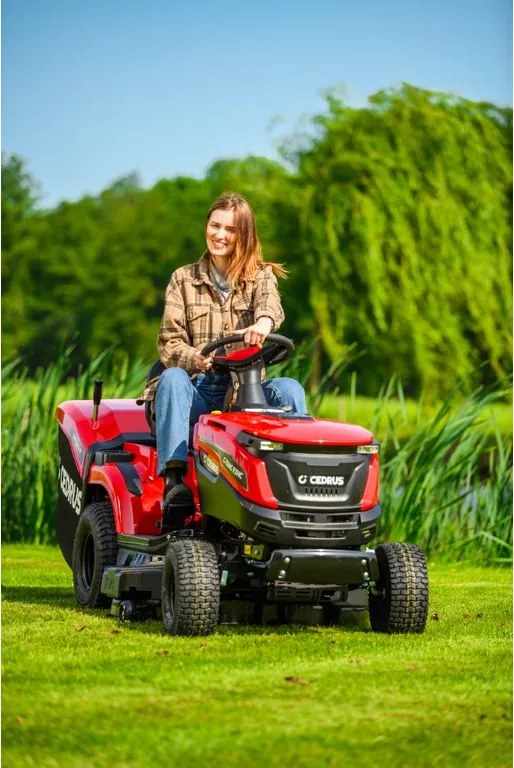 Hahn & Sohn Cedrus Zahradní traktor s hydrostatickou převodovkou C-TRAC-92HC HP16558