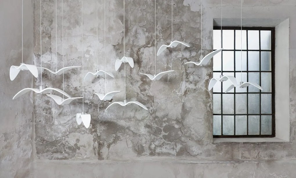 Designové závěsné svítidlo Brokis Night Birds PC962 Povrch Montury: Černý elox, Barva skla: Triplex opal Brokisglass mat, Povrch baldachýnu: pískovaný hliník lakovaný