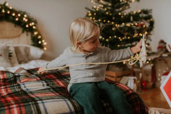 Montessori dřevěná prepletacia hračka - srnka