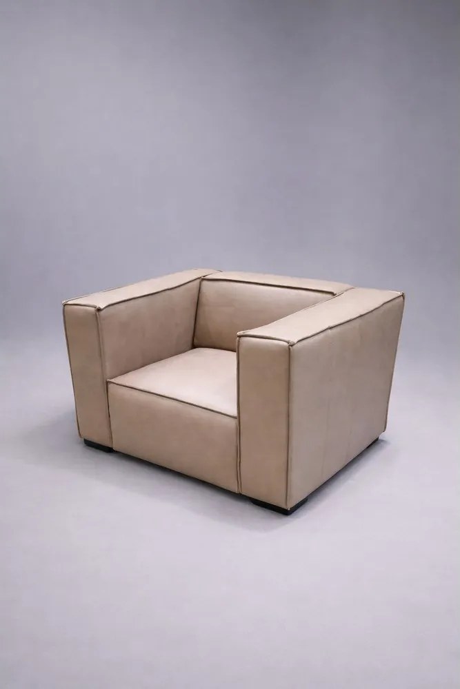 Tmavě hnědé kožené křeslo Madame - II. jakost – Windsor &amp; Co Sofas