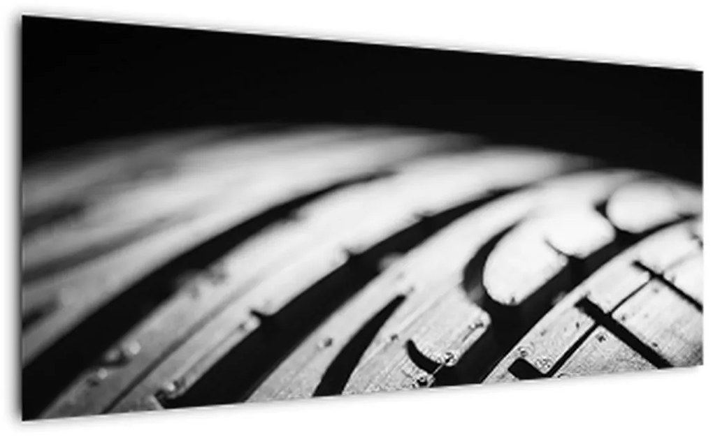 Detail pneumatiky - moderní obraz (100x40cm)