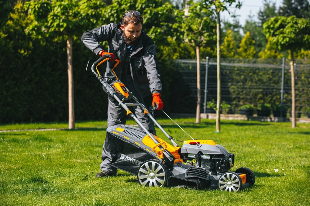 POWERMAT Benzínová sekačka PM-KSS-700SH PM0614