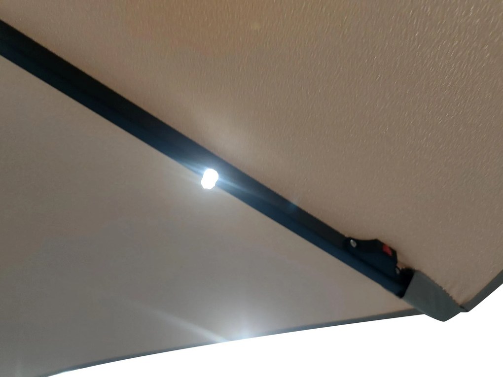 Zahradní slunečník Houseland Zyra s LED osvětlením 300 cm světle hnědý