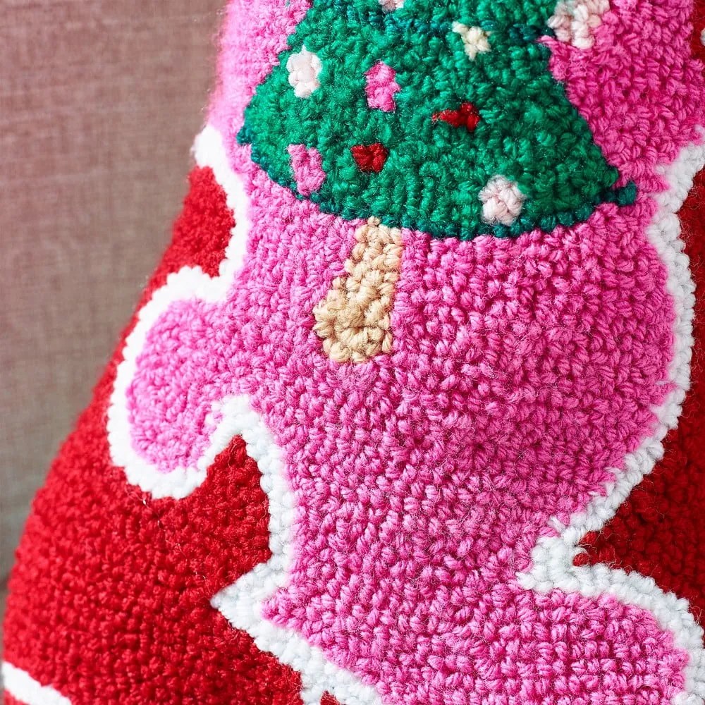 Dekorační polštář s vánočním motivem z materiálu bouclé 48x35 cm Santa's Howdy Christmas Boot – Catherine Lansfield
