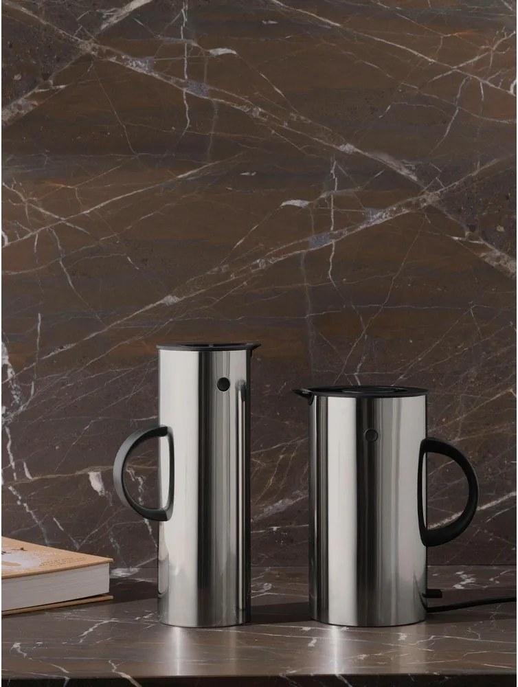 Plastová rychlovarná konvice ve stříbrné barvě 1,5 l EM77 – Stelton