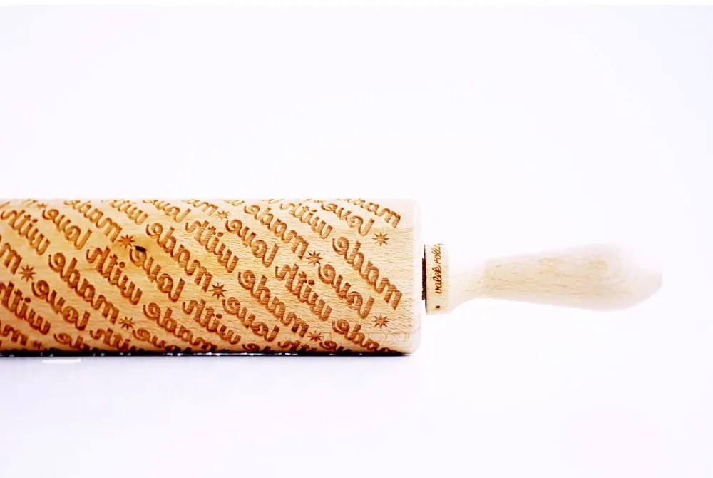 Dřevěný embosovaný váleček Made With Love – Valek