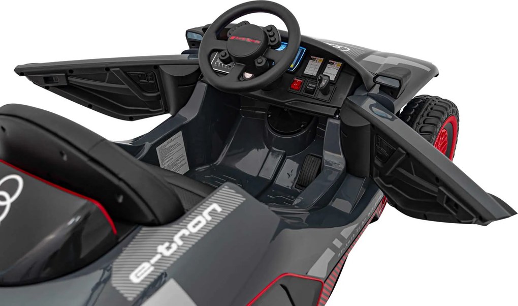 Ramiz Vozidlo Audi RSQ E-TRON šedé