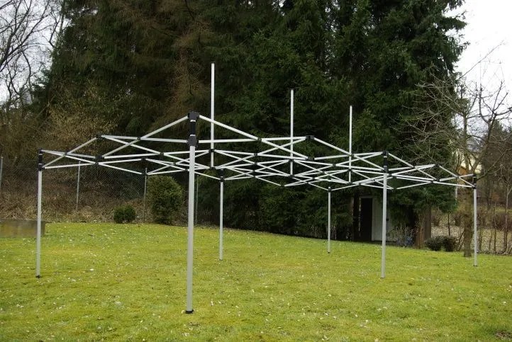 Nůžkový párty stan 3 × 6 m s bočními stěnami, béžový