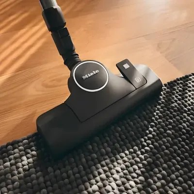 Miele Boost CX1 125 Active černá / Sáčkový vysavač