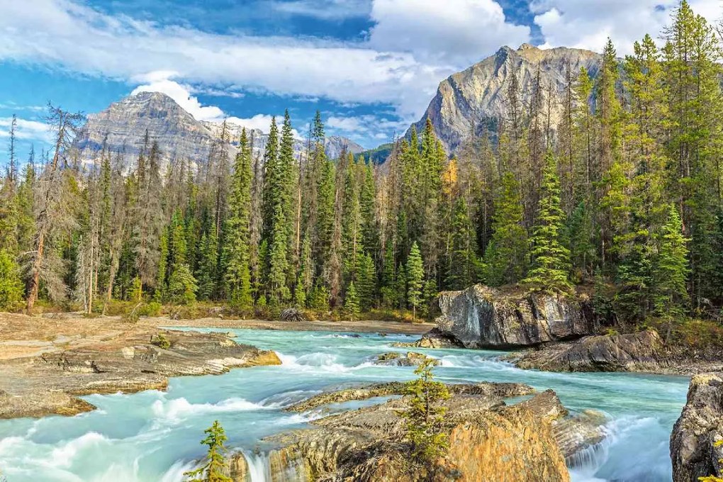 DIMEX | Vliesová fototapeta Národní park Yoho MS-5-3094 | 375 x 250 cm | zelená, modrá, bílá