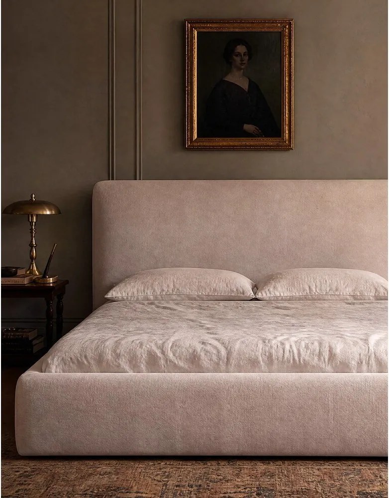 Béžová čalouněná dvoulůžková postel s úložným prostorem s roštem 160x200 cm Colonel – Cosmopolitan Design
