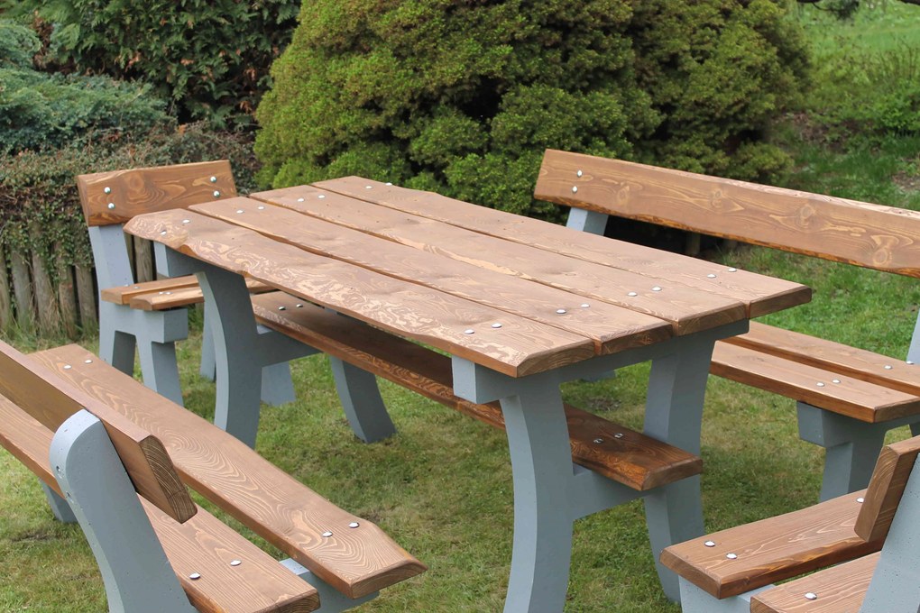 Výhodný set s přirozenou krásou dřeva obsahující betonový stůl, 2x lavičku, 2x židli. Výrobce Pekárek Barva prken: Světlý ořech, Ošetření betonových …