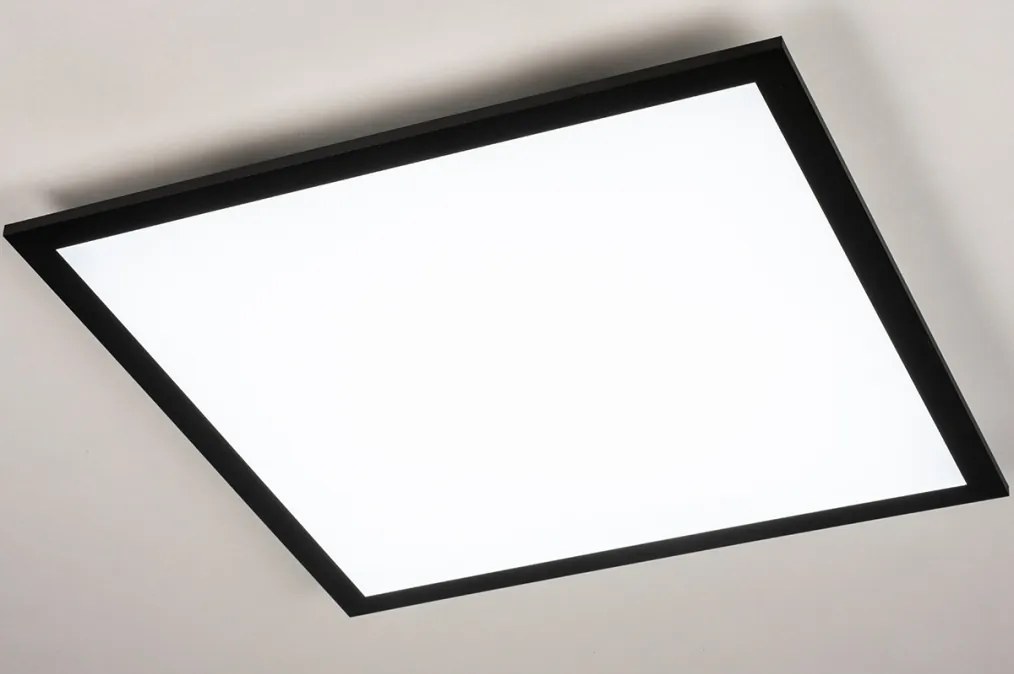 Stropní LED svítidlo černé barvy s moderním designem