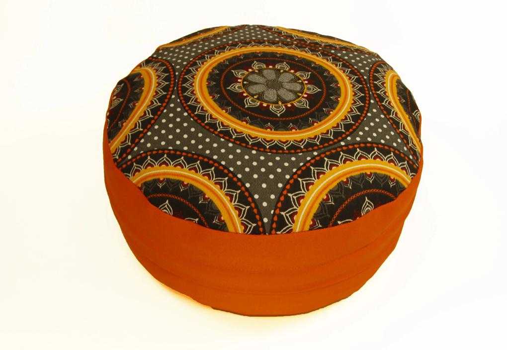 S radostí - vlastní výroba Meditační sedák s oranžovou mandalou - oranžový Velikost: ∅35 x v12 cm