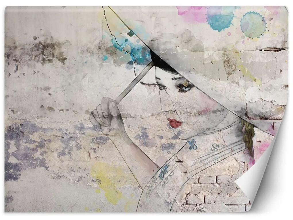 Fototapeta, Gejša s deštníkem Betonová zeď - 254x184 cm