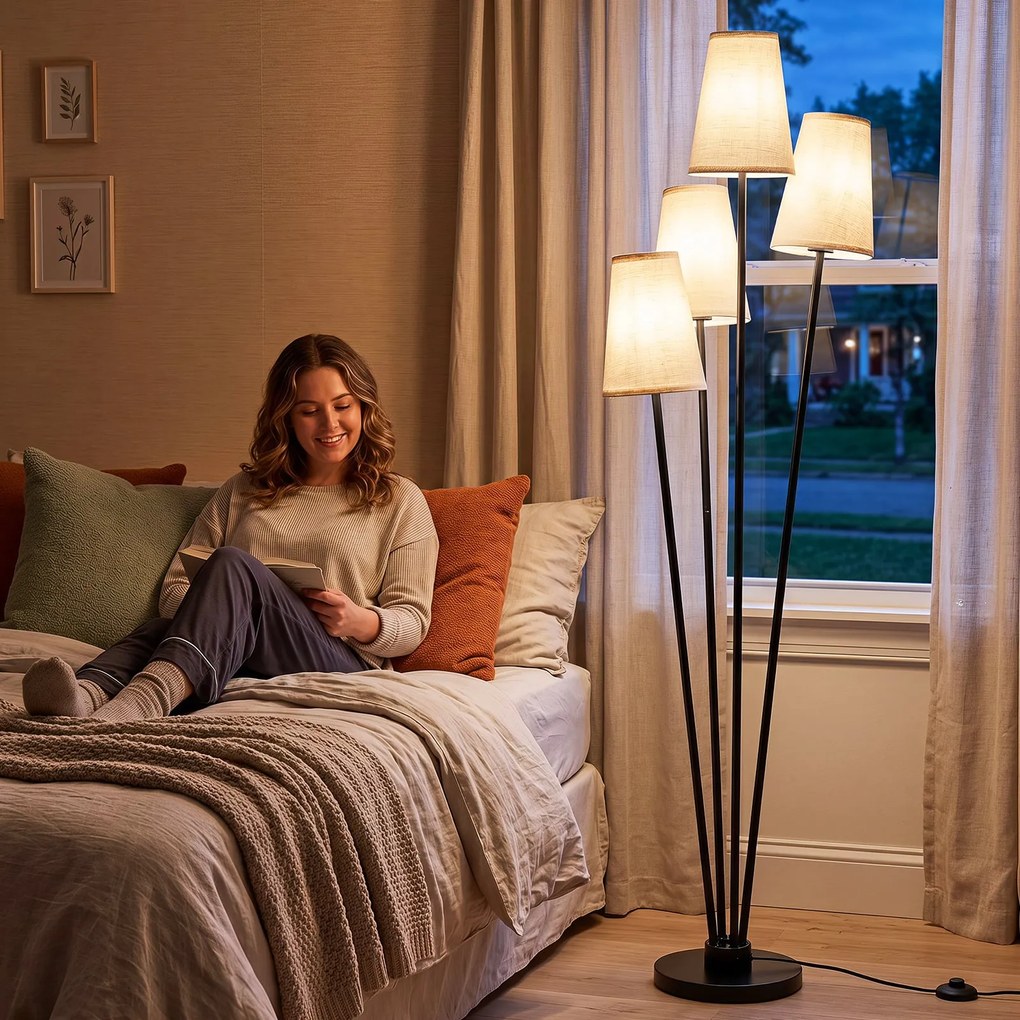 Costway 4-plamenová stojací lampa s nožním spínačem a 4 stínidla Moderní stojací