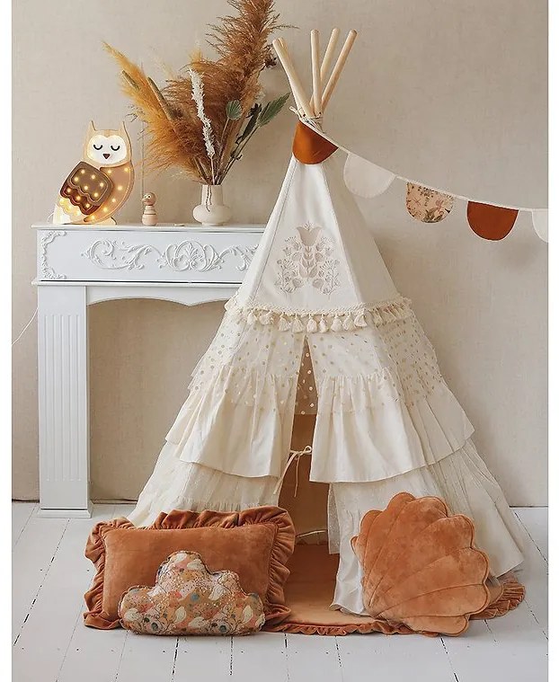 Boho stan teepee s volánky a výšivkou béžový