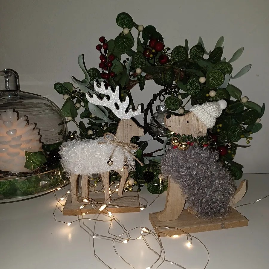 Dřevěná vánoční dekorace na stůl jelen 12,5 × 5 × 20,5 cm, bílá, stojící