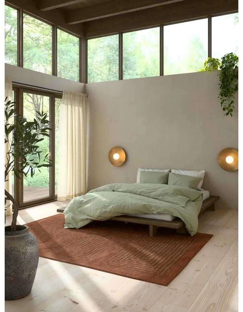 Hnědá dvoulůžková postel z borovicového dřeva s roštem 160x200 cm Japan – Karup Design