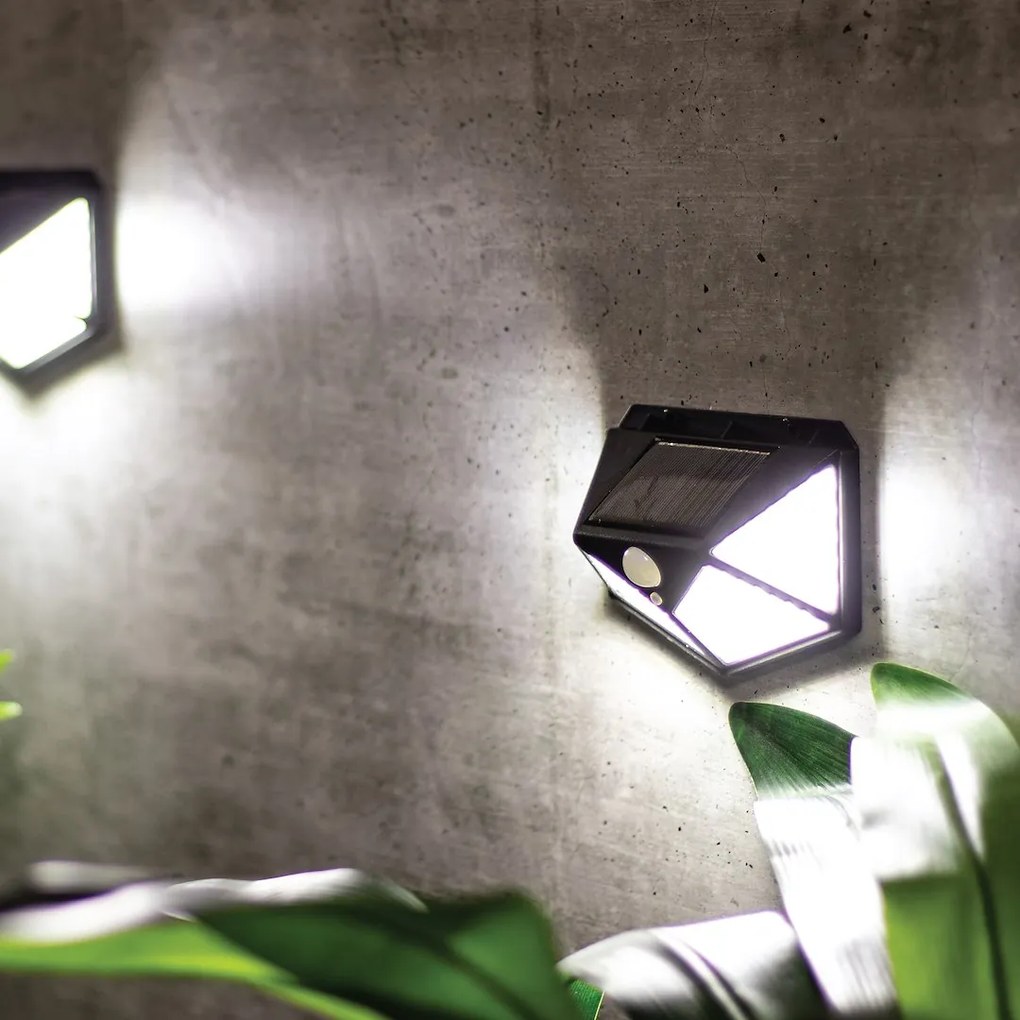 Exteriérové solární nástěnné LED svítidlo Batman, 1x LED 3w, černá, pohybový senzor