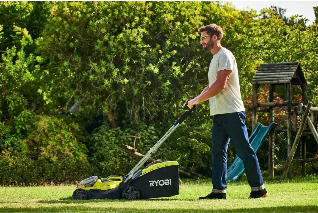 Ryobi RY18LMH37A-250 18V akumulátorová hybridní sekačka na trávu 37cm (včetně 2x5.0Ah) - SLEVA !