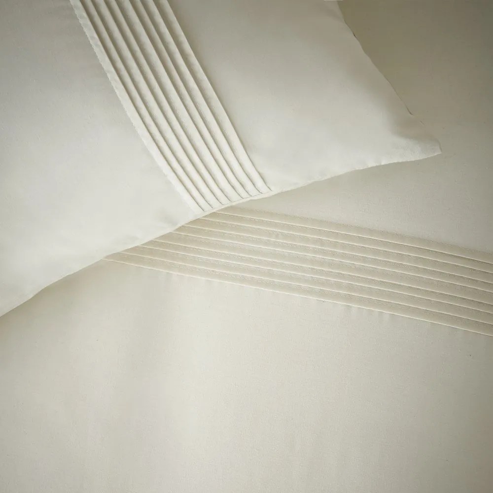 Krémové povlečení na dvoulůžko 200x200 cm Pintuck Easy Iron Percale – Catherine Lansfield