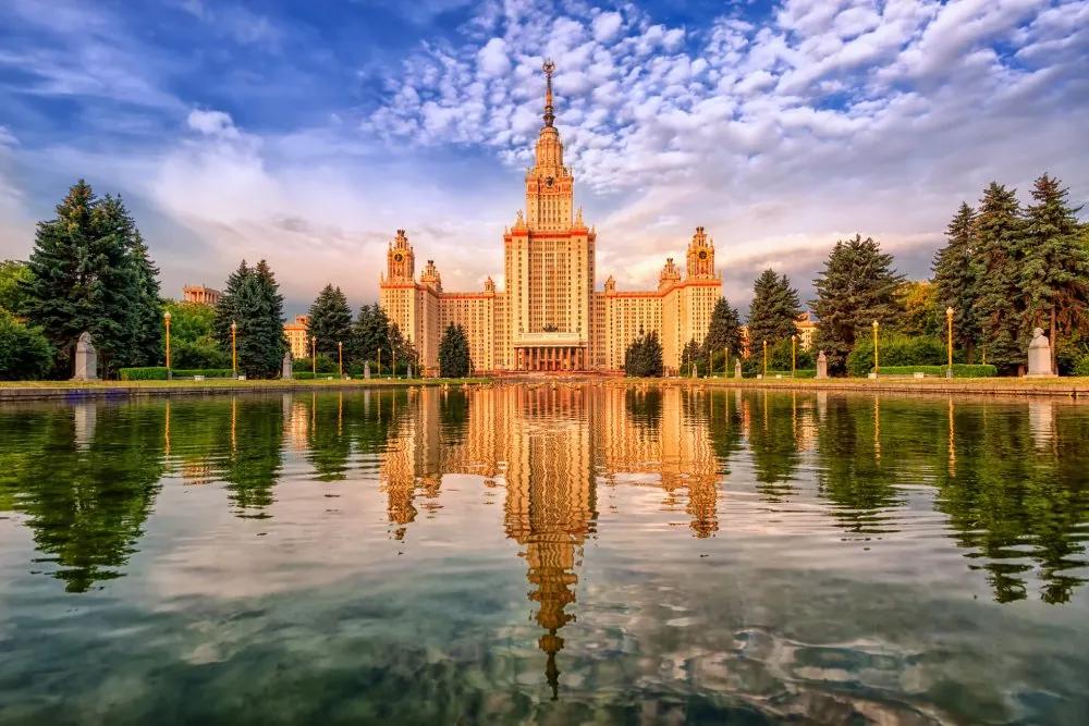 Vícedílný obraz Pohled Na Budovu Moskevské Státní Univerzity Nedostatek Nedostatek Přírodní plátno 180x120