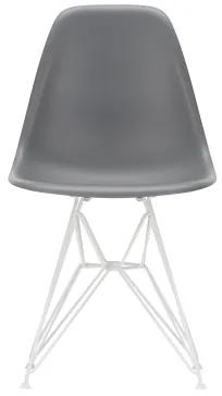 Eames Plastic Chair DSR bíle lakovaná grafitová bílé na koberec Vitra