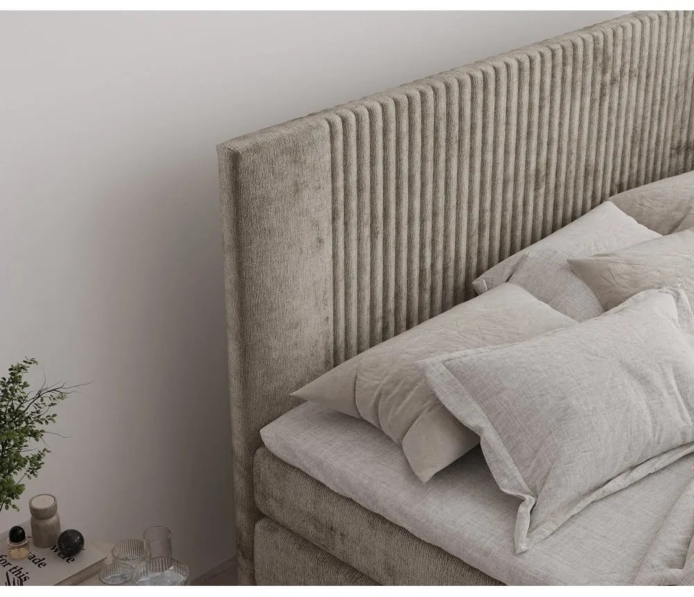 Světle hnědá boxspring postel s úložným prostorem 140x200 cm Bergamo – Maison de Rêve