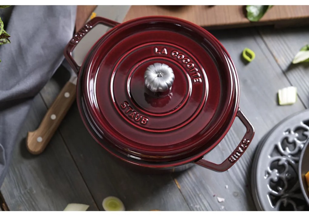 Staub Cocotte hrnec kulatý 18 cm/1,7 l grenadina, 1101887